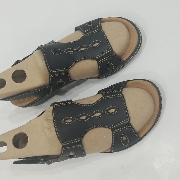 Clarks | Shoes | Clarks Collection 22545 Black Soft Cushion Sandals ...